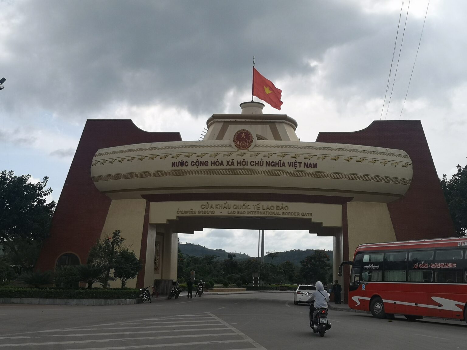 How to get from Hue to Laos, Lao Bao border | Mai and Chris Travel
