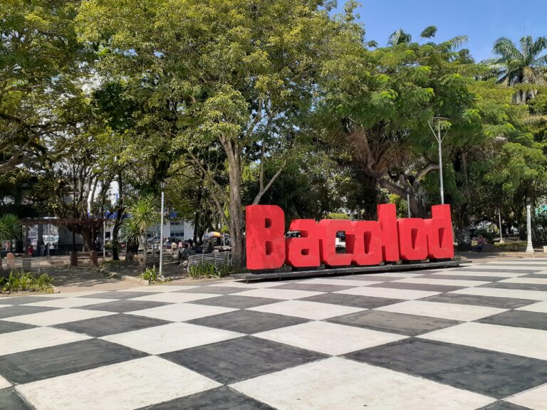 Quick tour of Bacolod City | Mai and Chris Travel