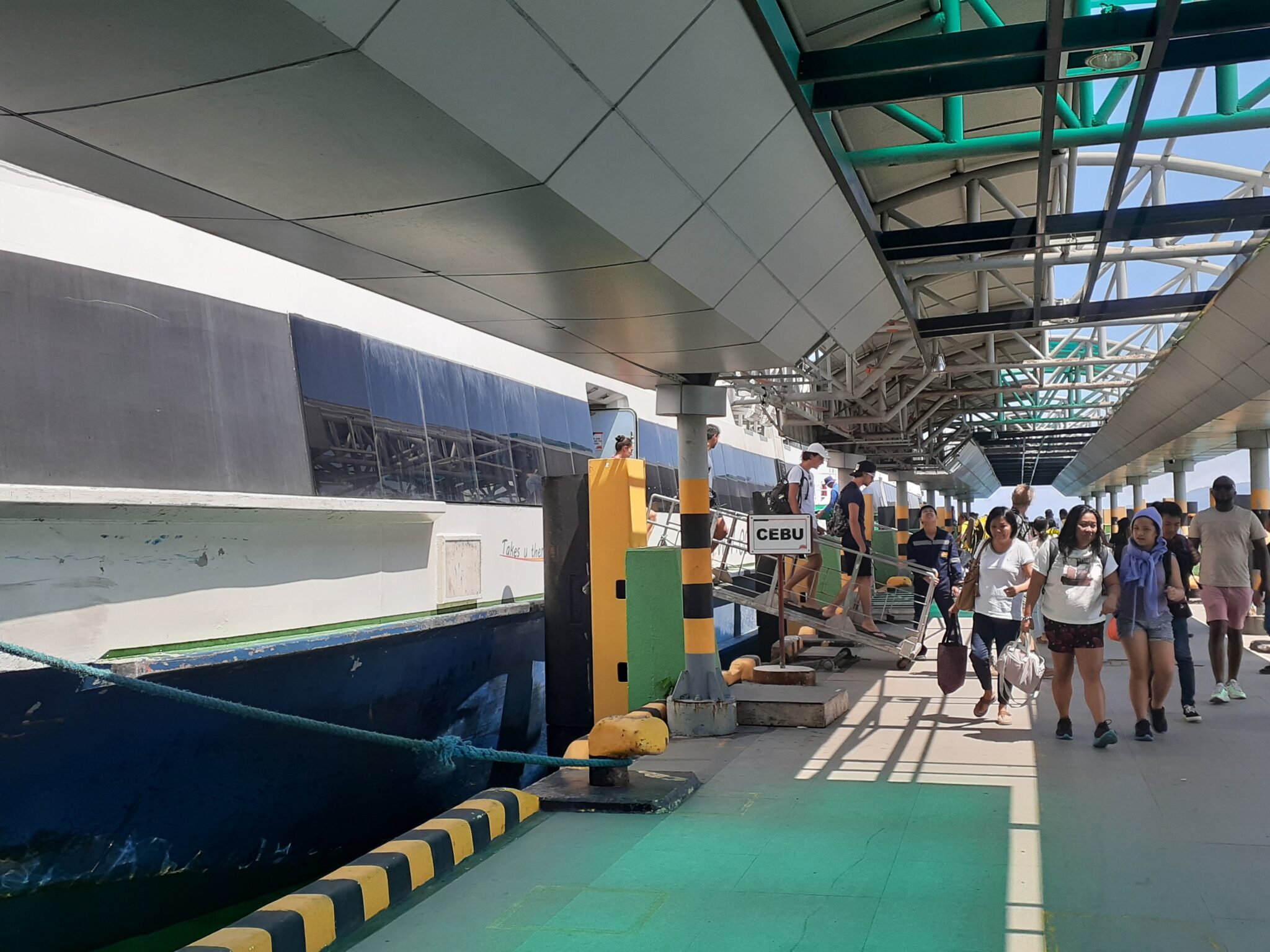 Travelling on the Fast ferry from Siquijor Island to Bohol Island ...