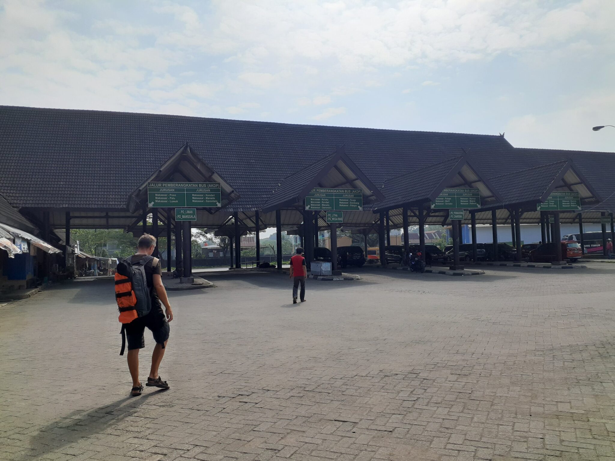 Bus journey from Makassar to Tana Toraja (Rantepao) Took 13 hours in ...