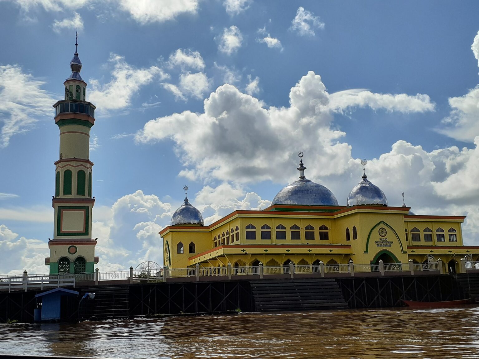 Watching Dolphins in the Mahakam River and Visiting Stilted Villages ...