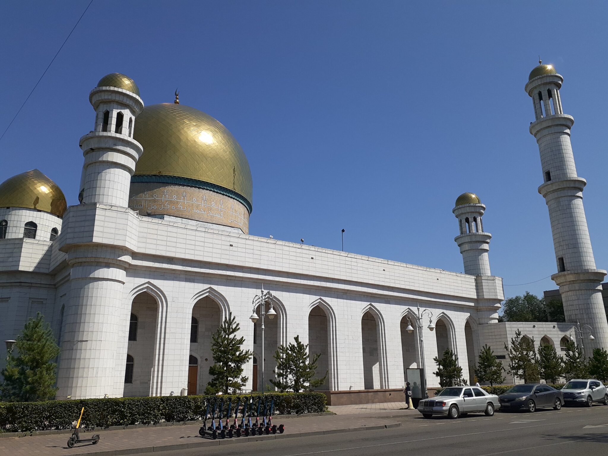 Walking in Almaty: Sightseeing and Attractions | Mai and Chris Travel